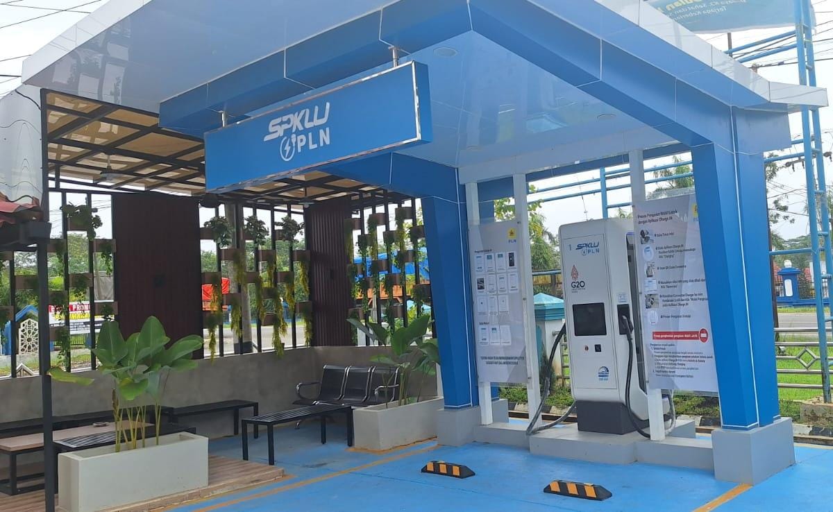 PLN Icon Plus Tawarkan SPKLU di Pusat Perbelanjaan Pekanbaru - Lombok ...